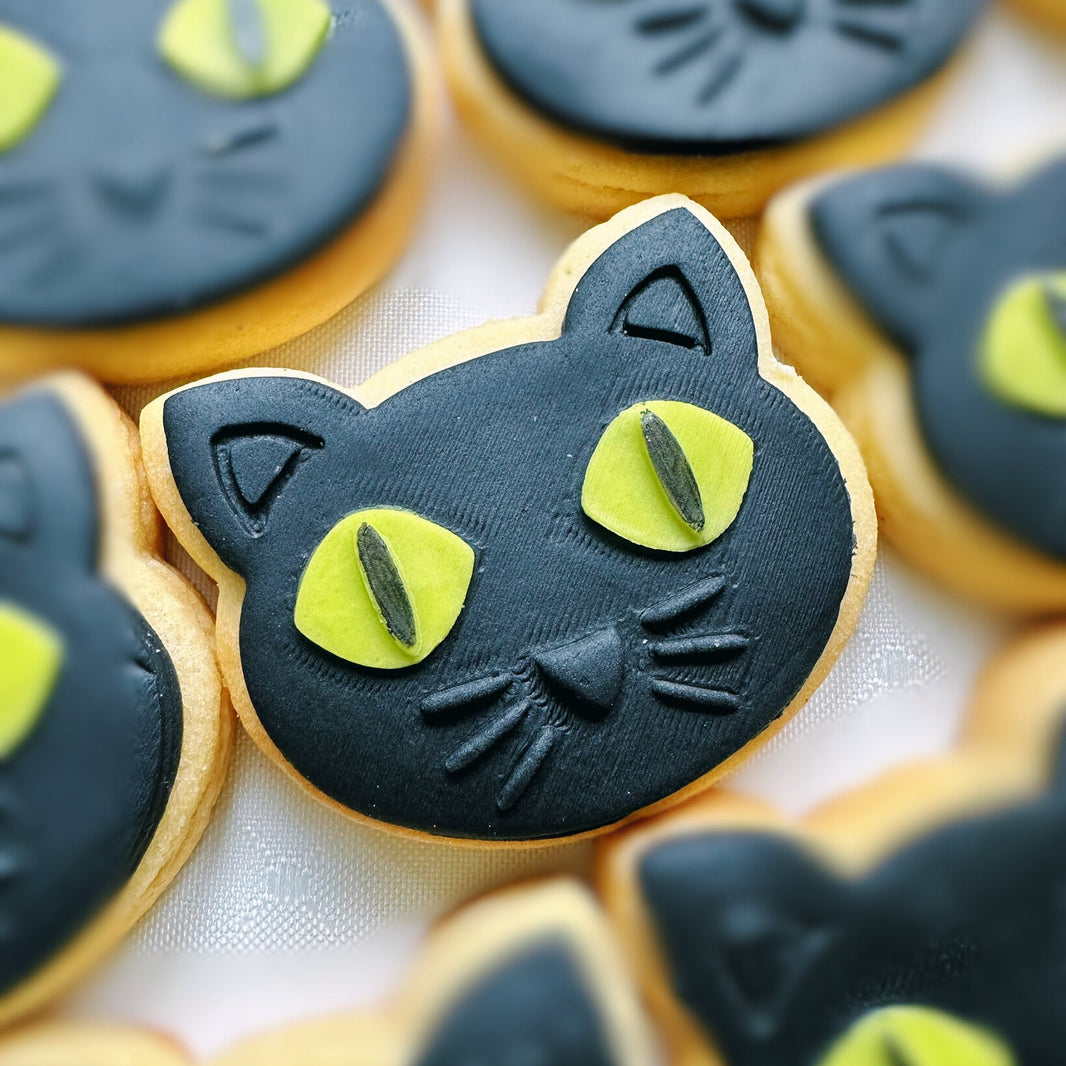 HALLOWEEN – Butter + Crumble